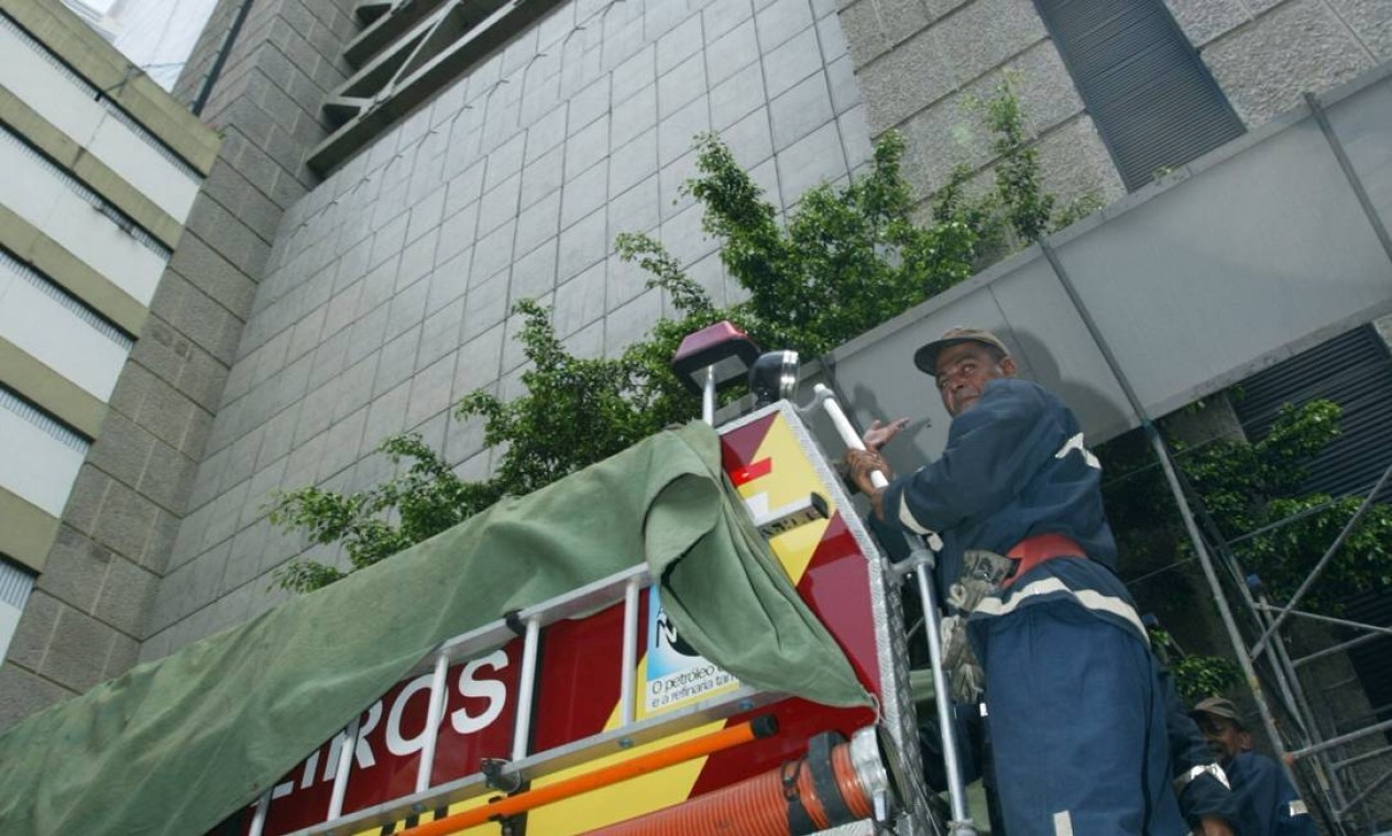 Energia já foi restabelecida no shopping Rio Sul - Jornal O Globo