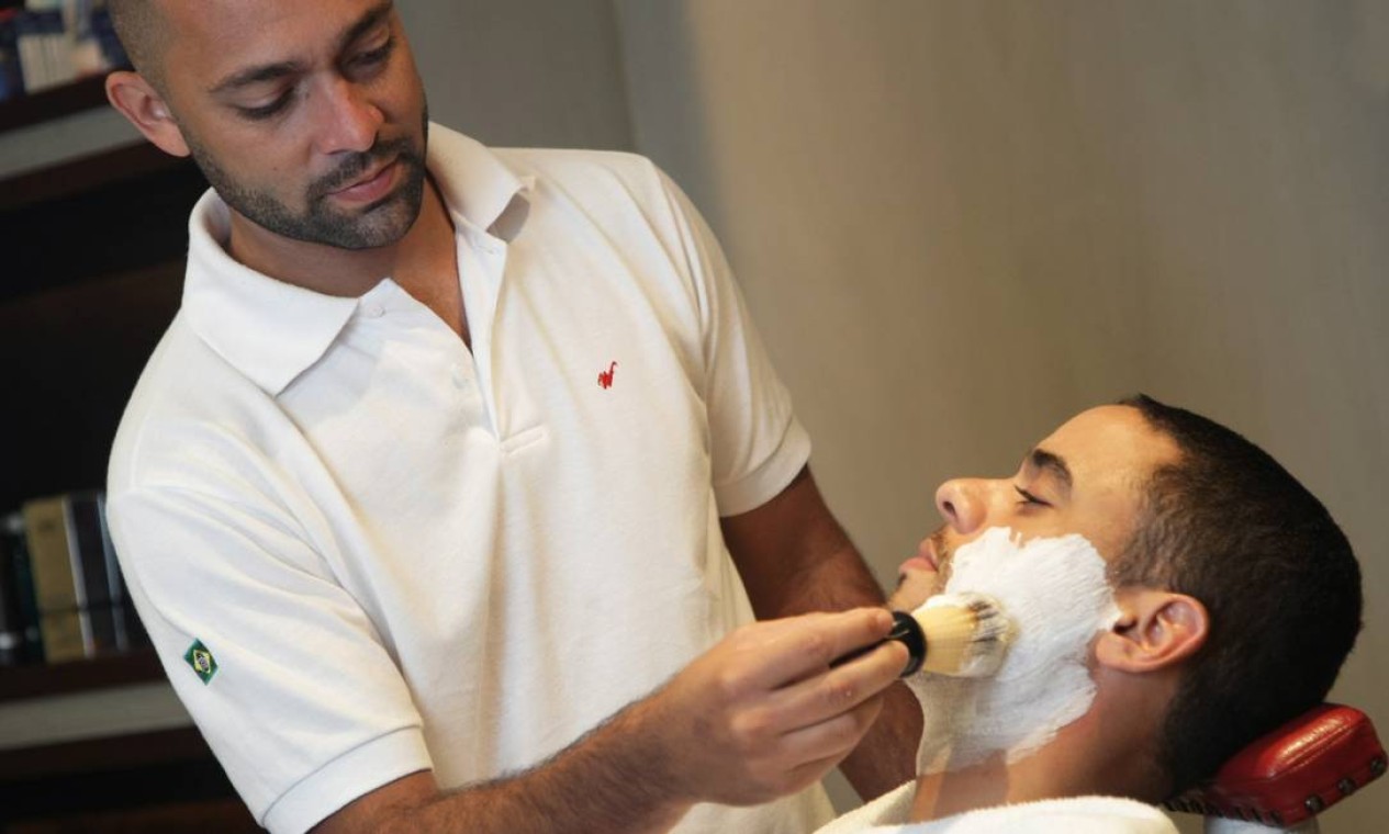 Barba por fazer é nova tendência para homens na Barra - Jornal O Globo