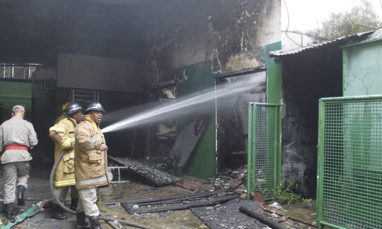 Incêndio atinge antigo estúdio Herbert Richers, na Tijuca - Jornal O Globo