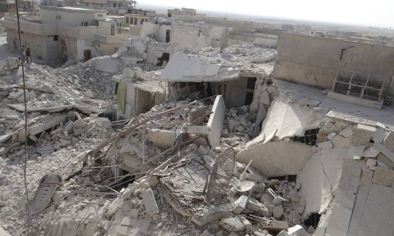 Carro-bomba mata 50 soldados sírios, segundo ativistas - Jornal O Globo