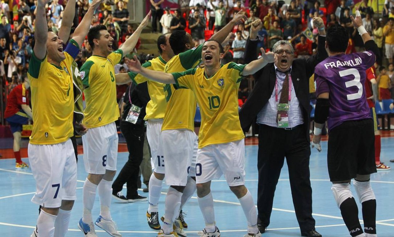 Neto é eleito melhor jogador do Mundial de Futsal - Jornal O Globo