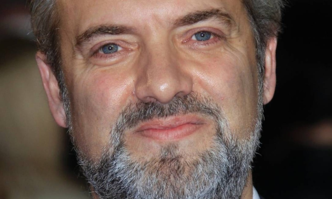 Sam Mendes apresenta enredo de sequência para 'Operação Skyfall ...