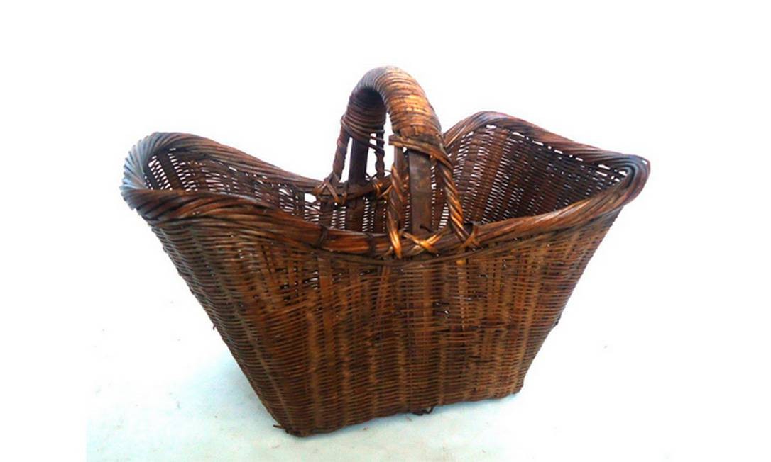 20 cestos de modelos e materiais diferentes - Jornal O Globo