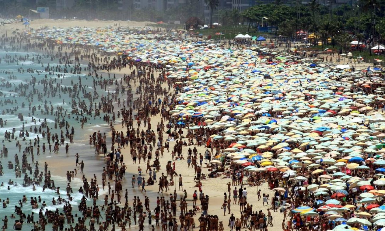 Em imagens, o manual de conduta do verão nas praias cariocas - Jornal O ...