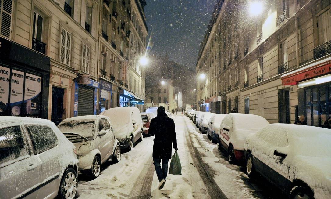 Paris coberta pela neve - Jornal O Globo