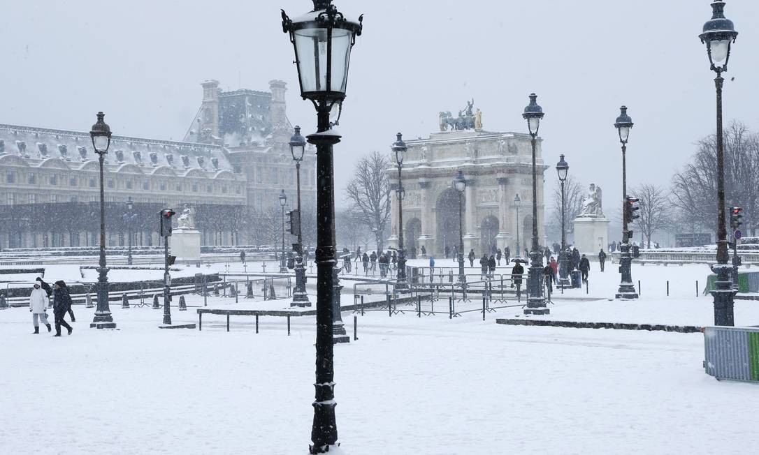 Paris coberta pela neve - Jornal O Globo