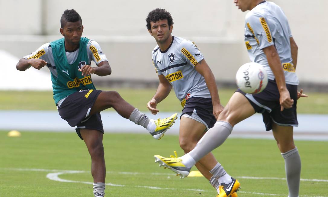 Cidinho sofreu ruptura parcial dos ligamentos do joelho direito ...