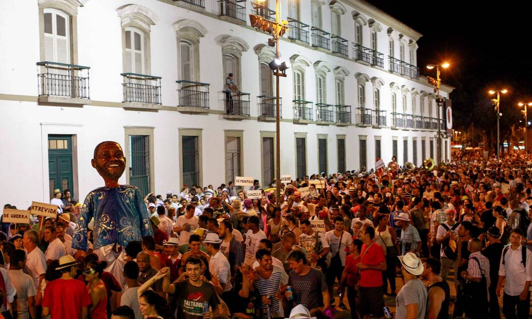 Banda da Rua do Mercado anima o fim do expediente no Centro - Jornal O ...