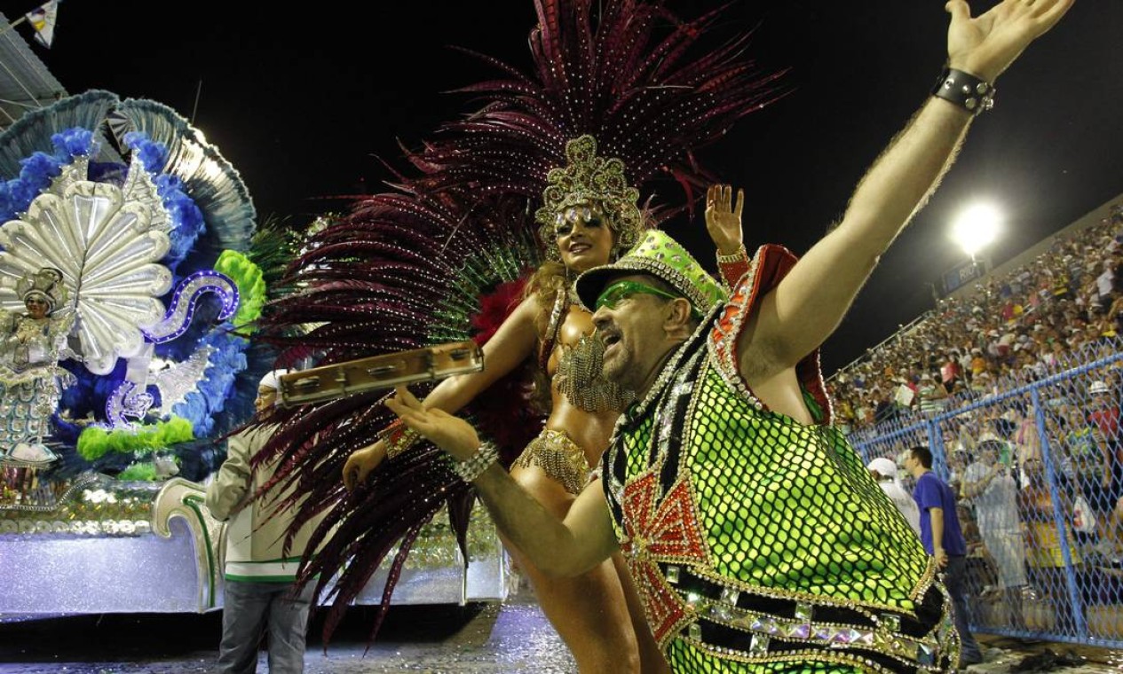 Confira imagens do desfile da Grande Rio - Jornal O Globo