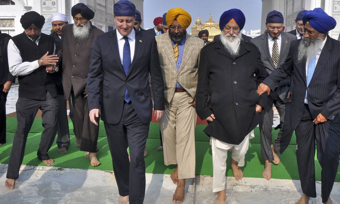 Cameron apresenta condolências por massacre na Índia - Jornal O Globo