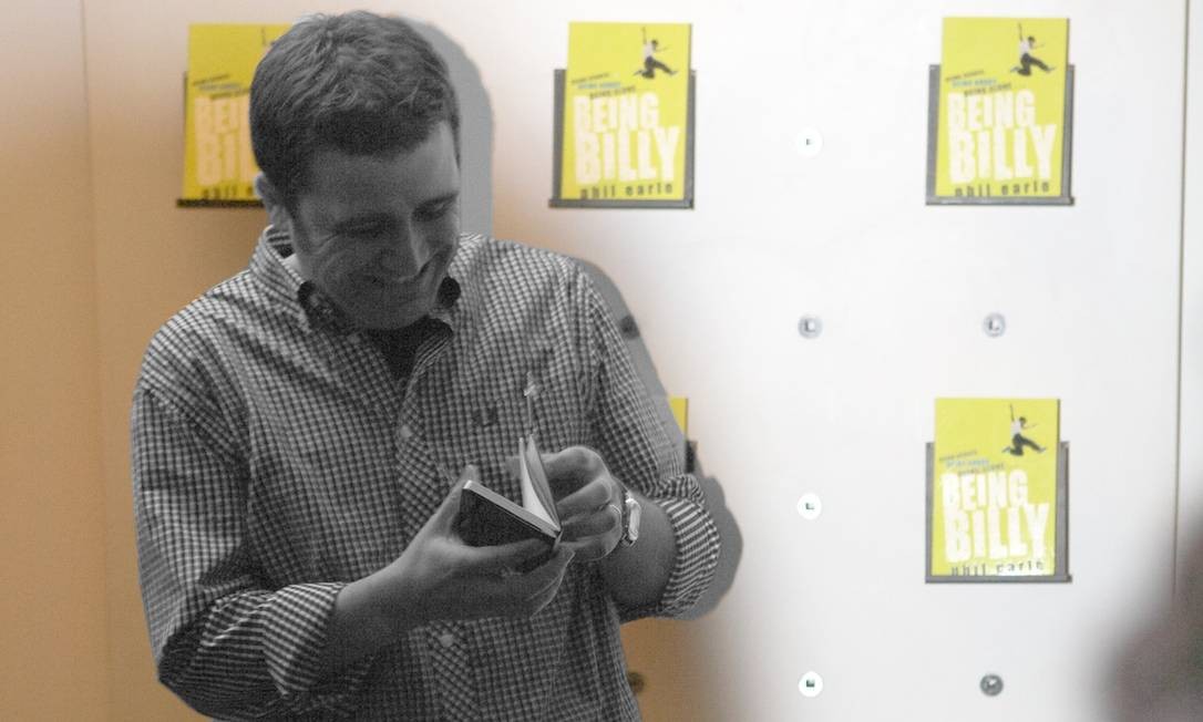 Phil Earle refuta o termo 'sick-lit': 'essa literatura é uma forma de ...