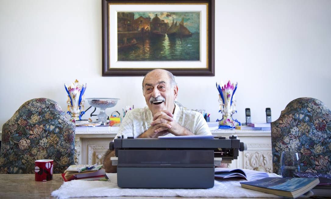 Simon Khoury, o homem que coleciona entrevistas - Jornal O Globo