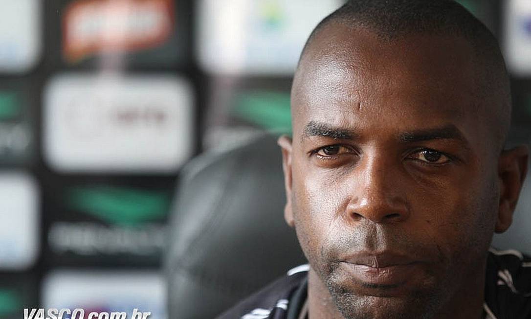 Regularizado, Sandro Silva é titular em treino do Vasco - Jornal O Globo