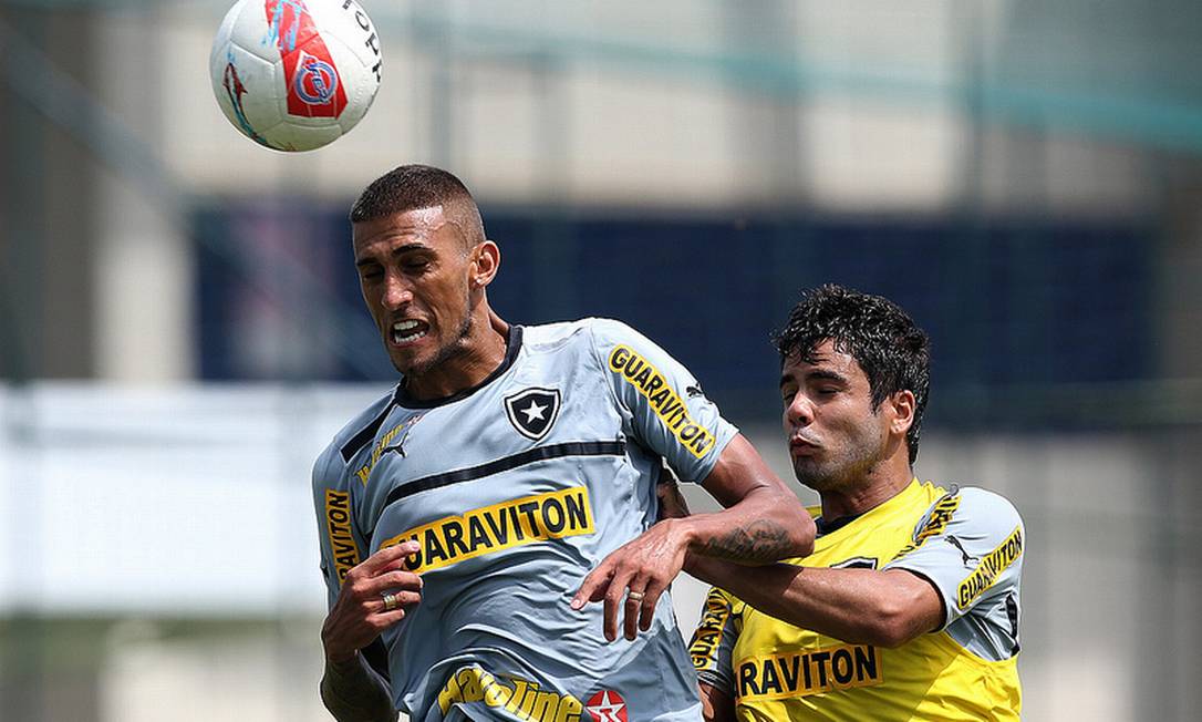 Oswaldo confirma Botafogo com Bruno Mendes e Rafael Marques - Jornal O ...