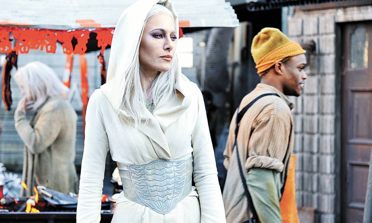 A atriz inglesa Jaime Murray fala sobre ‘Defiance’, série de fantasia ...