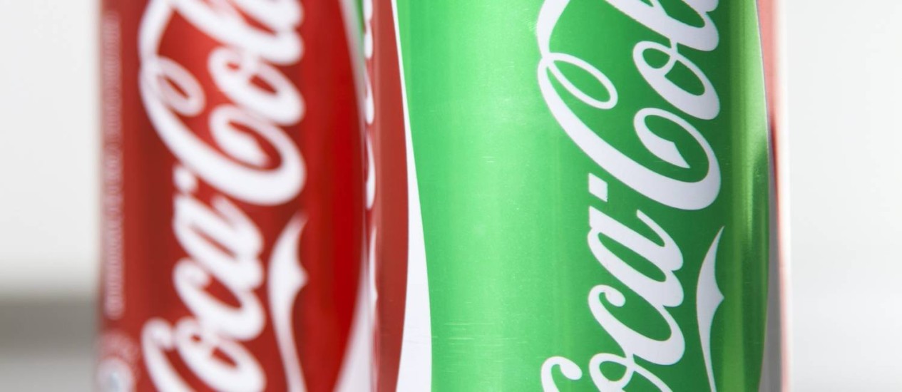 Coca-cola ganha versão verde, azul e amarela - Jornal O Globo