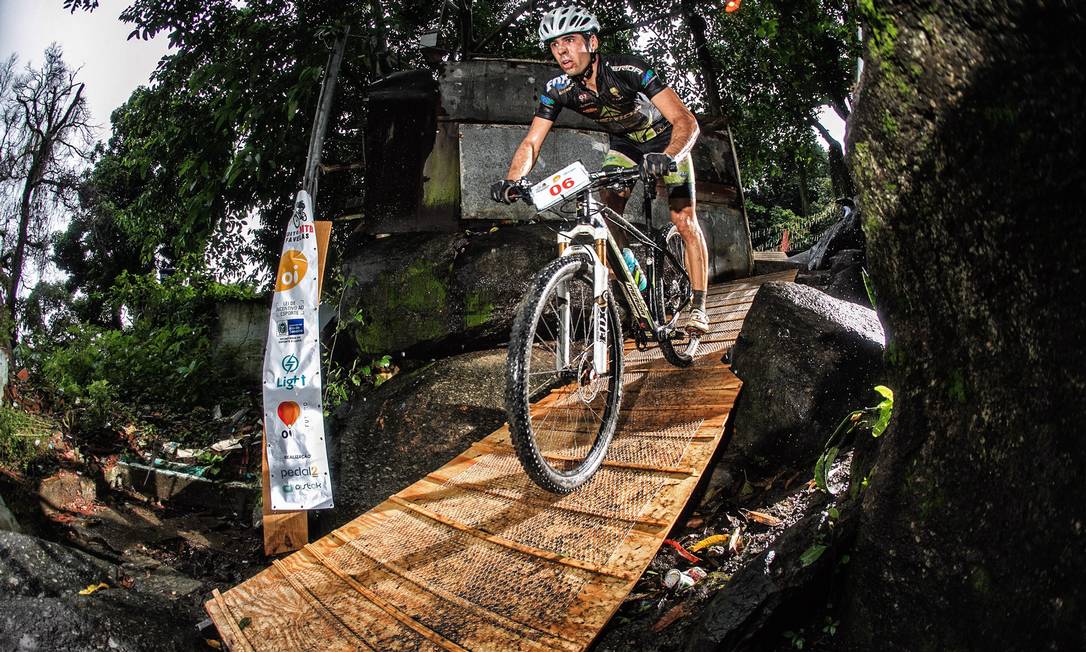 Velozes e furiosos - Jornal O Globo