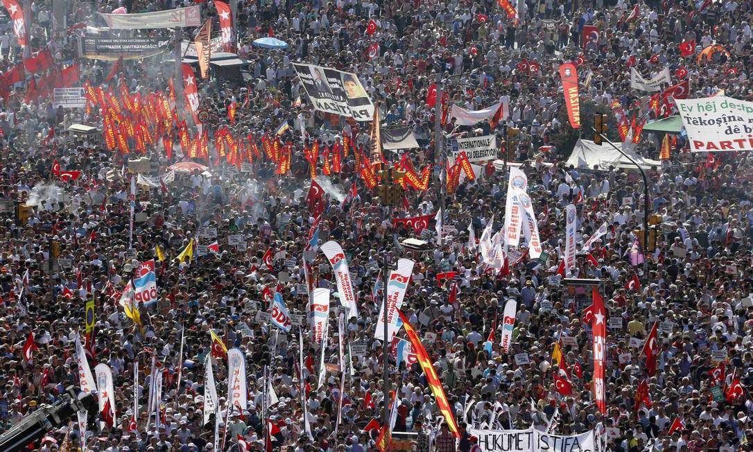 Mais um dia de protestos na Turquia - Jornal O Globo