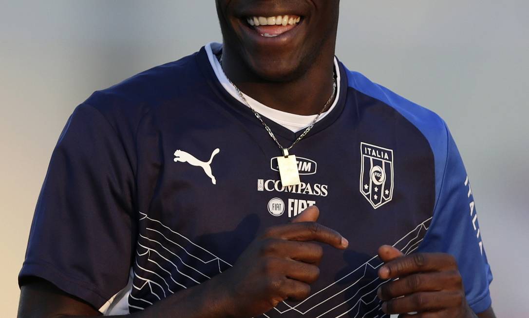 No Brasil, Balotelli inicia a escalada para provar que pode dar um ...