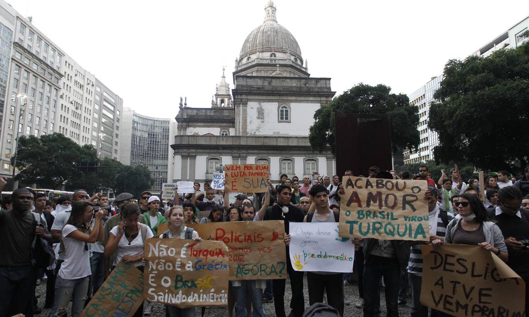 Novo protesto no Rio contra aumento das passagens - Jornal O Globo