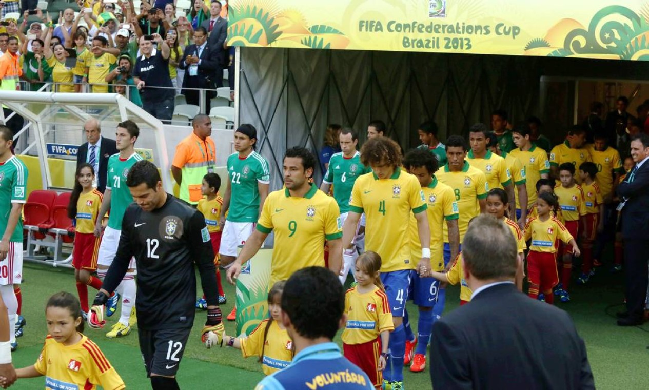 Os melhores momentos de Brasil 2 x 0 México - Jornal O Globo
