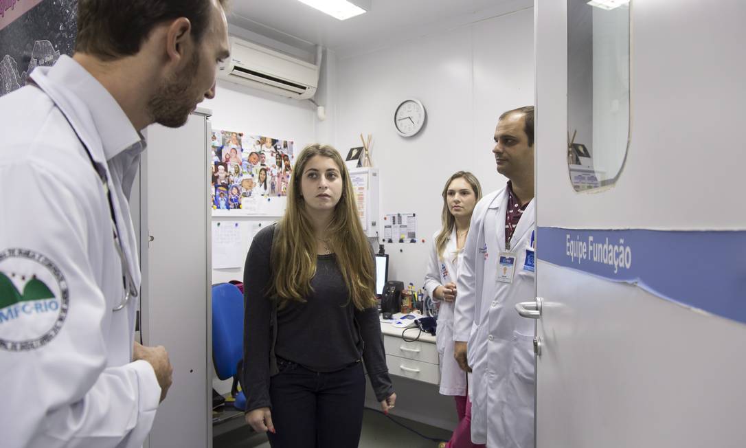 Estudante que sonha com Medicina visita unidade do SUS na Rocinha ...