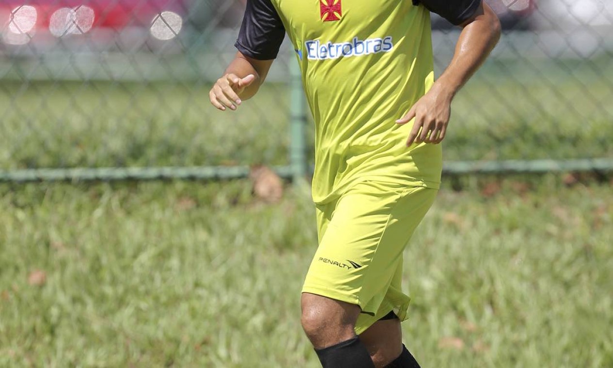 Pedro Ken ganha a vaga do colombiano Montoya no clássico contra o ...