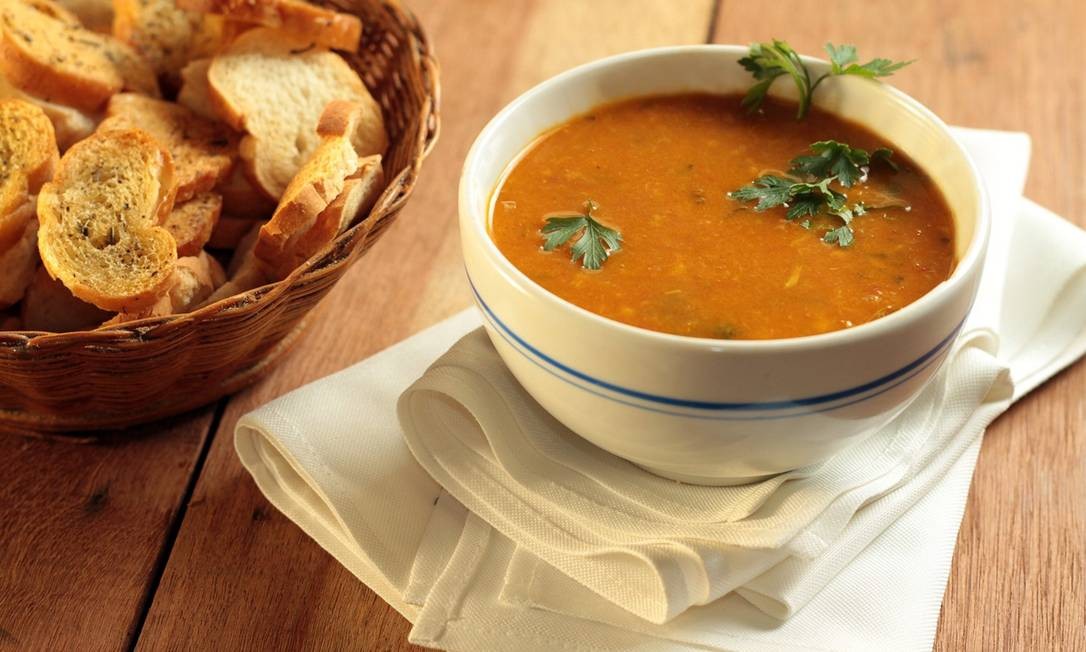 Sopas e caldos para aquecer o inverno - Jornal O Globo