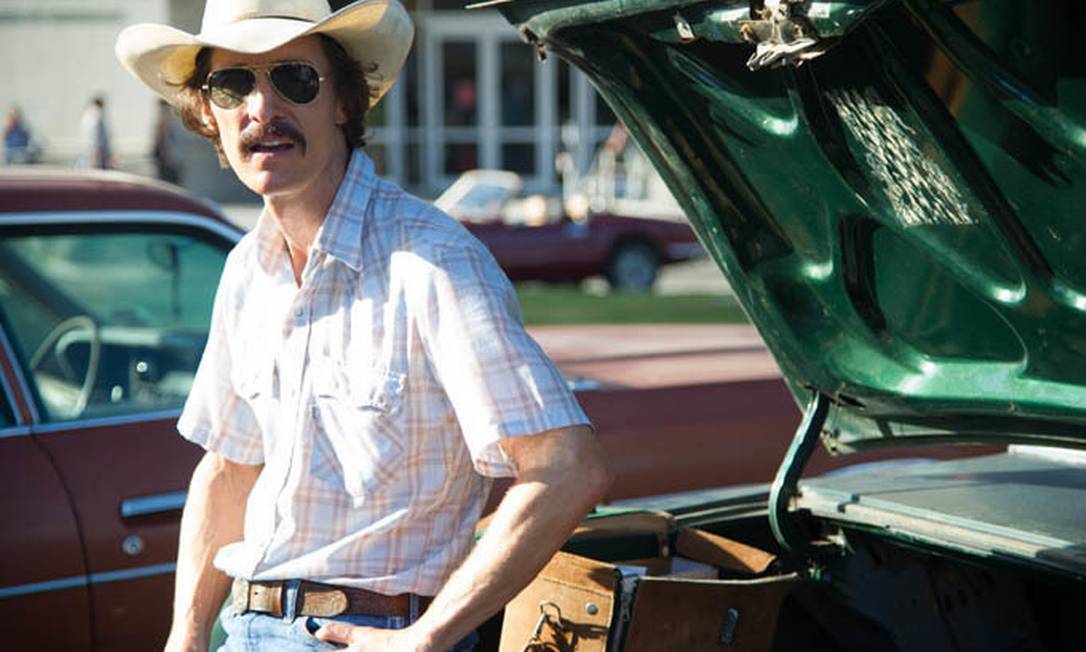 Primeira foto oficial de Matthew McConaughey em drama sobre AIDS é ...