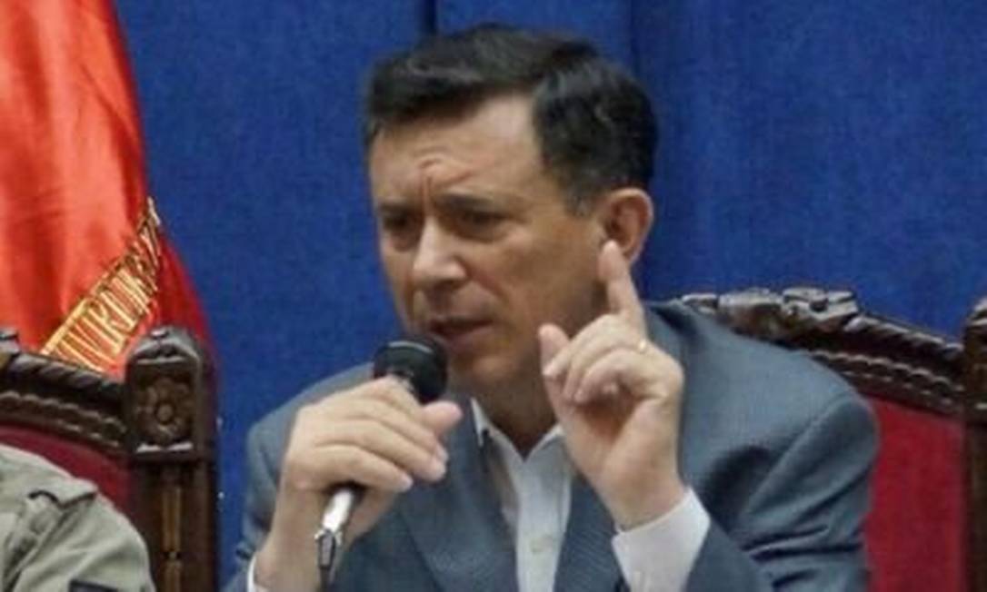 Secretário do Conselho de Defesa da Venezuela renuncia ao cargo ...