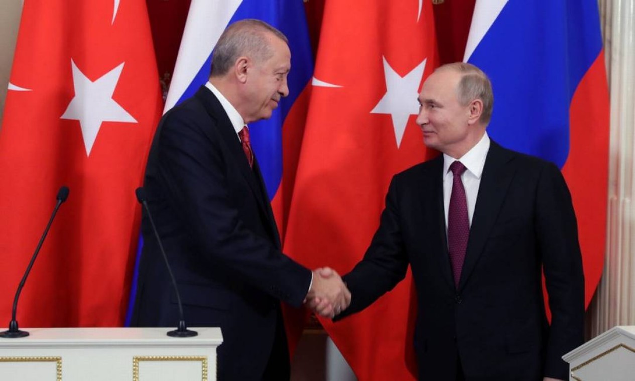 Putin e Erdogan defendem maior cooperação em reunião em Moscou - Jornal ...