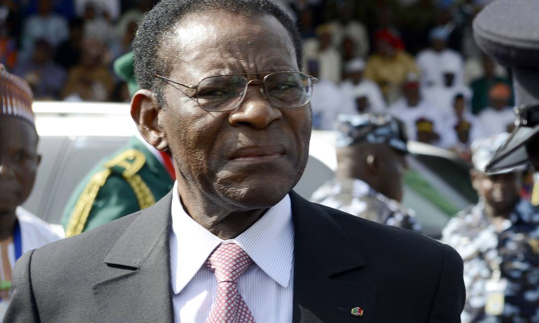Recordista mundial, ditador da Guiné Equatorial completa 40 anos no ...
