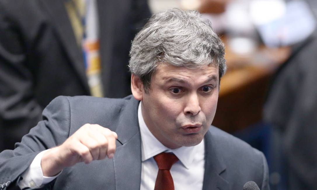 Lindbergh Farias é condenado por improbidade administrativa - Jornal O ...