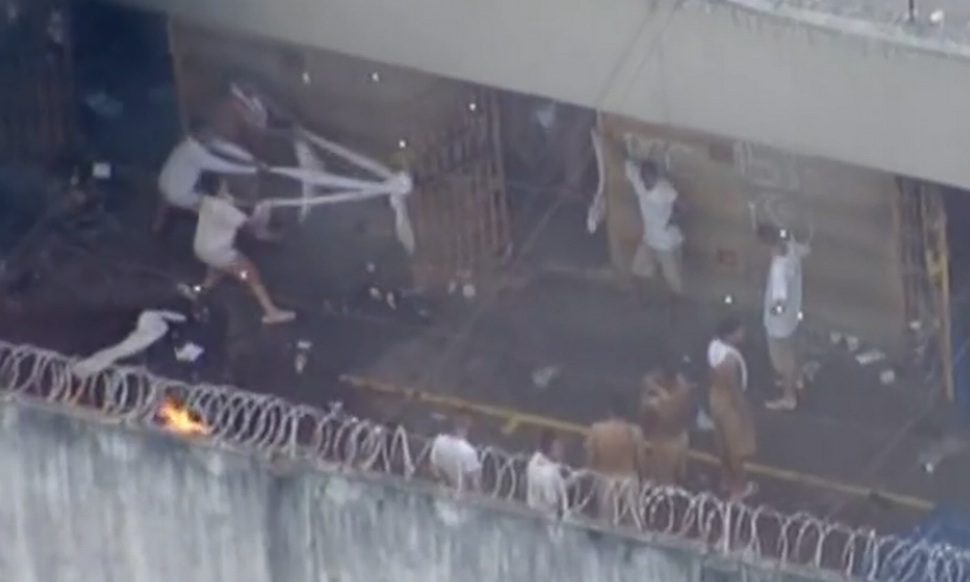 Rebelião mantém seis reféns em prisão de Taubaté - Jornal O Globo