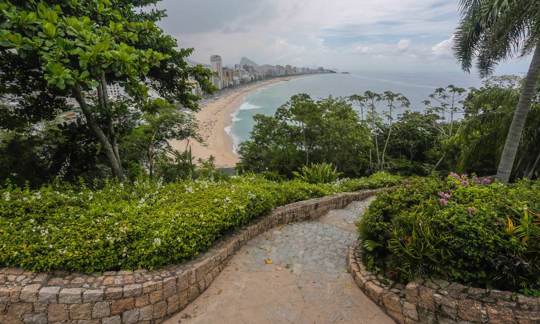 Para ver o Rio do alto, mirantes atraem turistas e cariocas - Jornal O ...