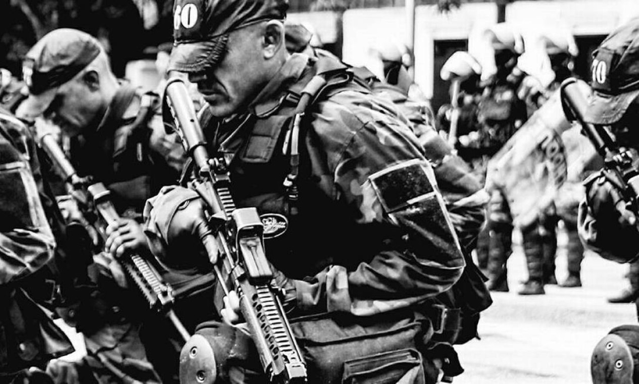 Nas redes sociais, soldado morto em ação na Rocinha mostrava amor pela ...