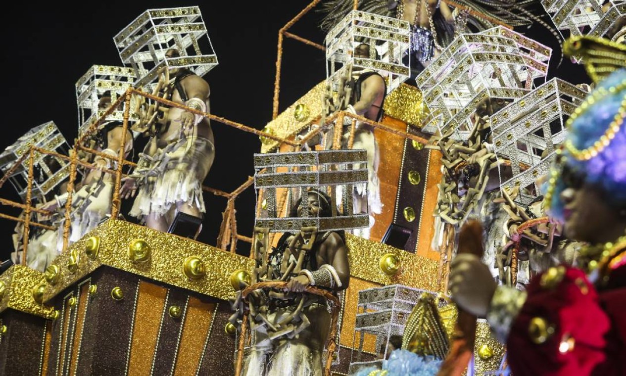 As imagens do desfile da Paraíso do Tuiuti - Jornal O Globo