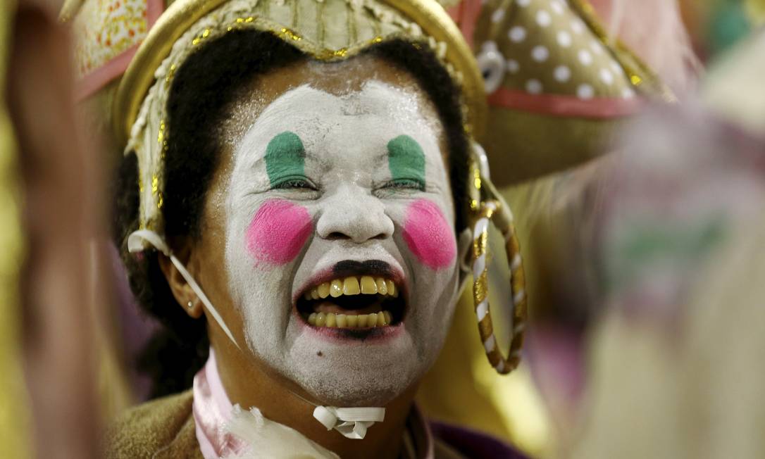 Mangueira domina a primeira noite de desfiles do Grupo Especial com ...