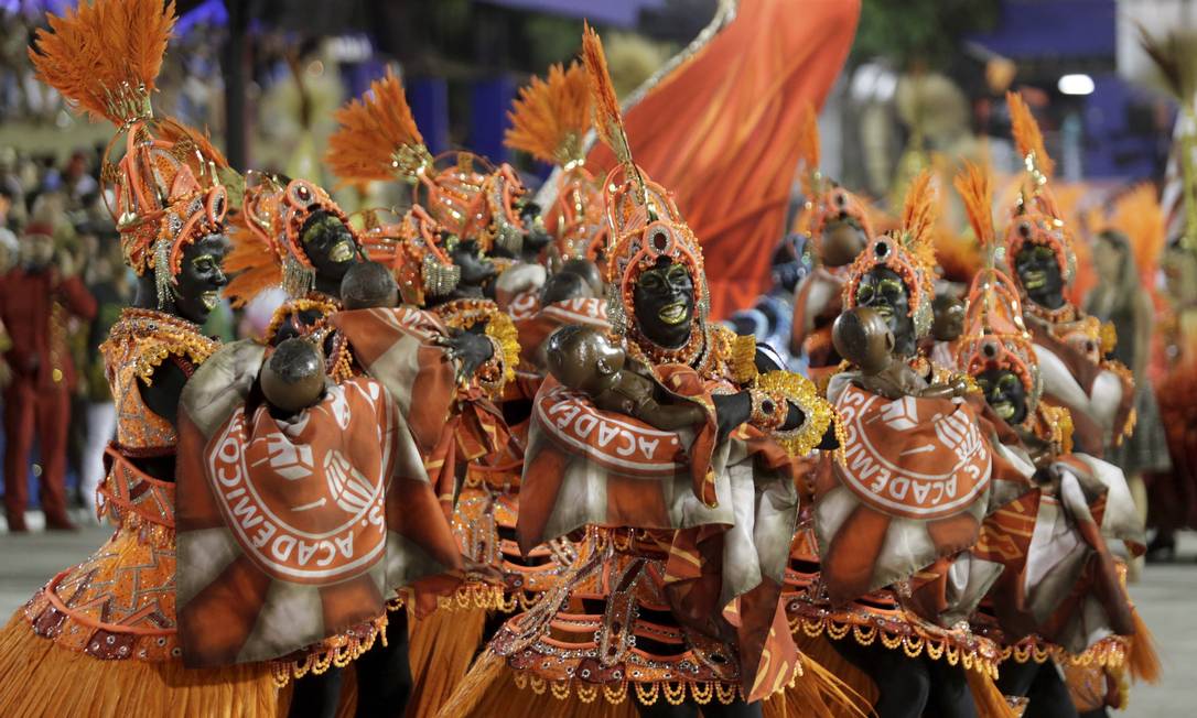 Salgueiro usa 'black face' em integrantes da escola e provoca polêmica ...