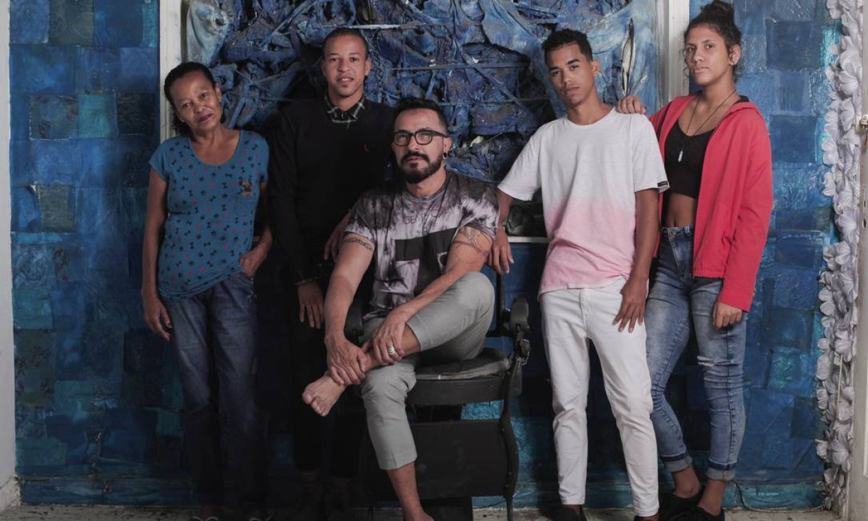 Ecomoda transforma lixo em moda - Jornal O Globo