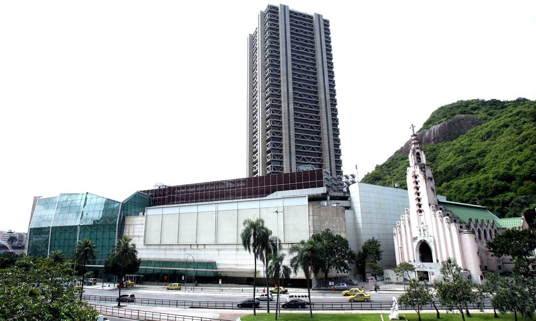 Torre do shopping Rio Sul, em Botafogo, é fechada durante a manhã desta ...