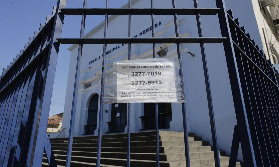 Funcionários de escolas do município do Rio voltam ao trabalho ...