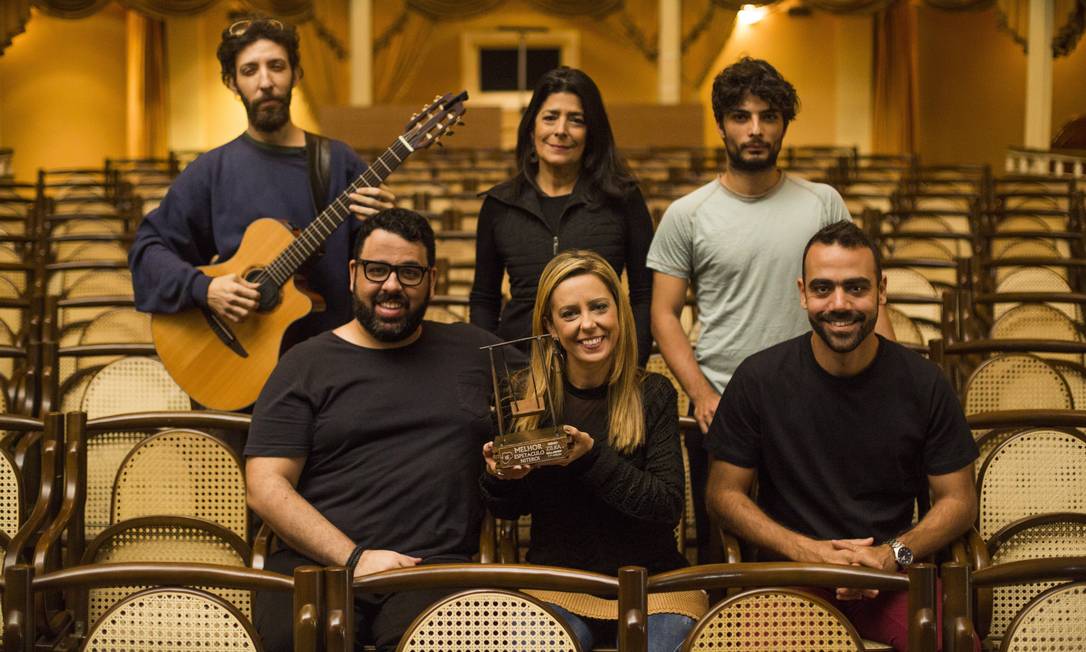 Trupe vive conto de fadas ao vencer o 11º Prêmio Zilka Salaberry ...