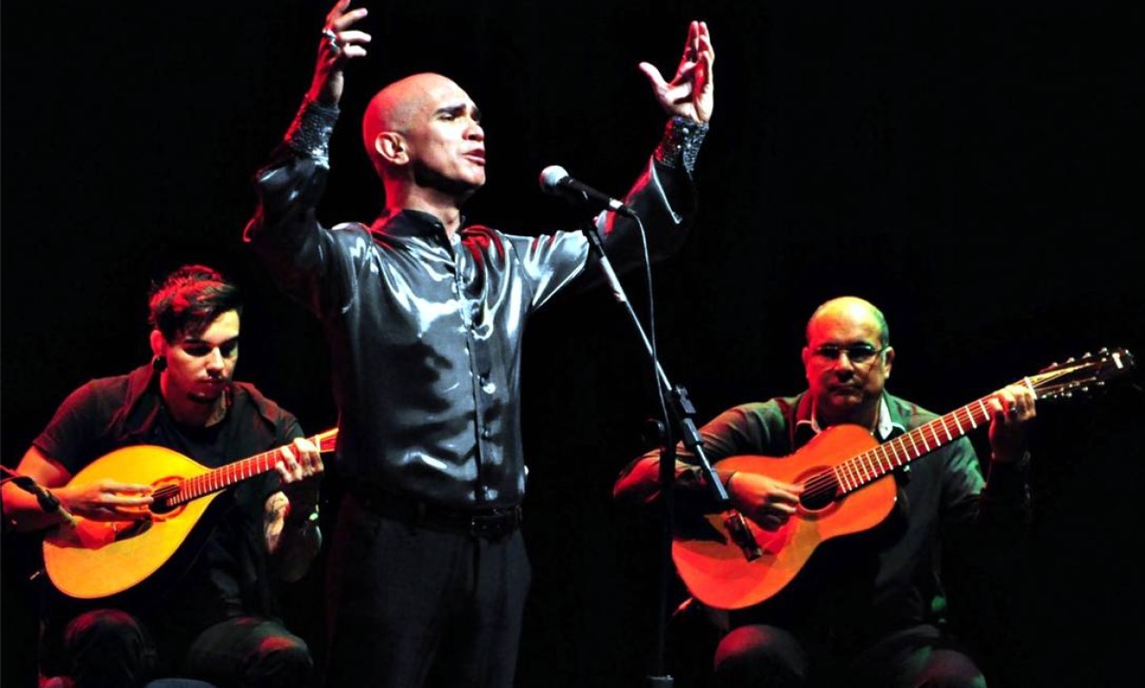 Edson Cordeiro encerra a turnê 'Fado tropical' - Jornal O Globo