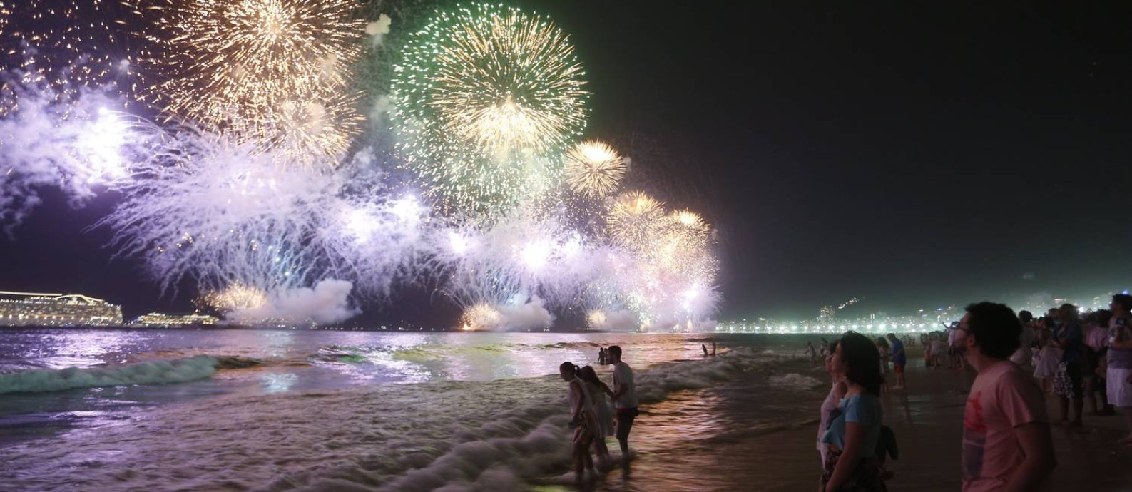 Festa Na Praia Do Libano