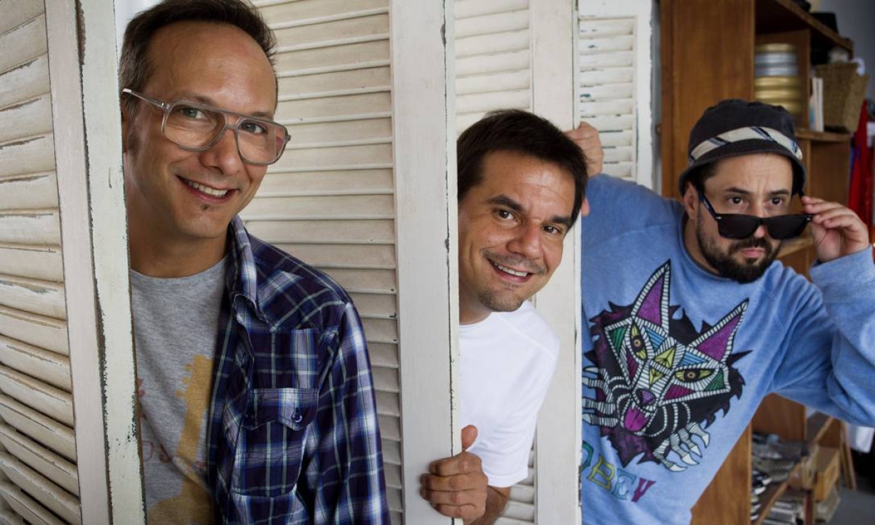 Bossacucanova e Roberto Menescal se apresentam na Lagoa - Jornal O Globo