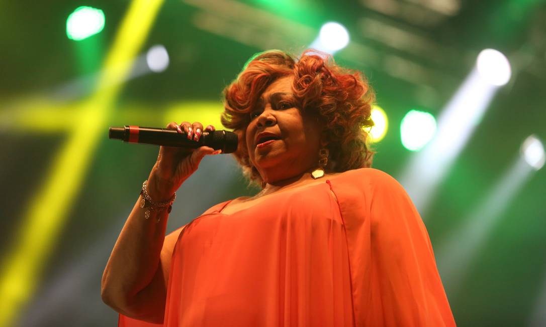 Alcione estreia turnê com show transmitido ao vivo pela internet: 'Só ...