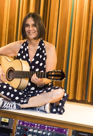 Aos 70, Joyce regrava seu primeiro disco, de 1968, e declara: 'Sou uma ...