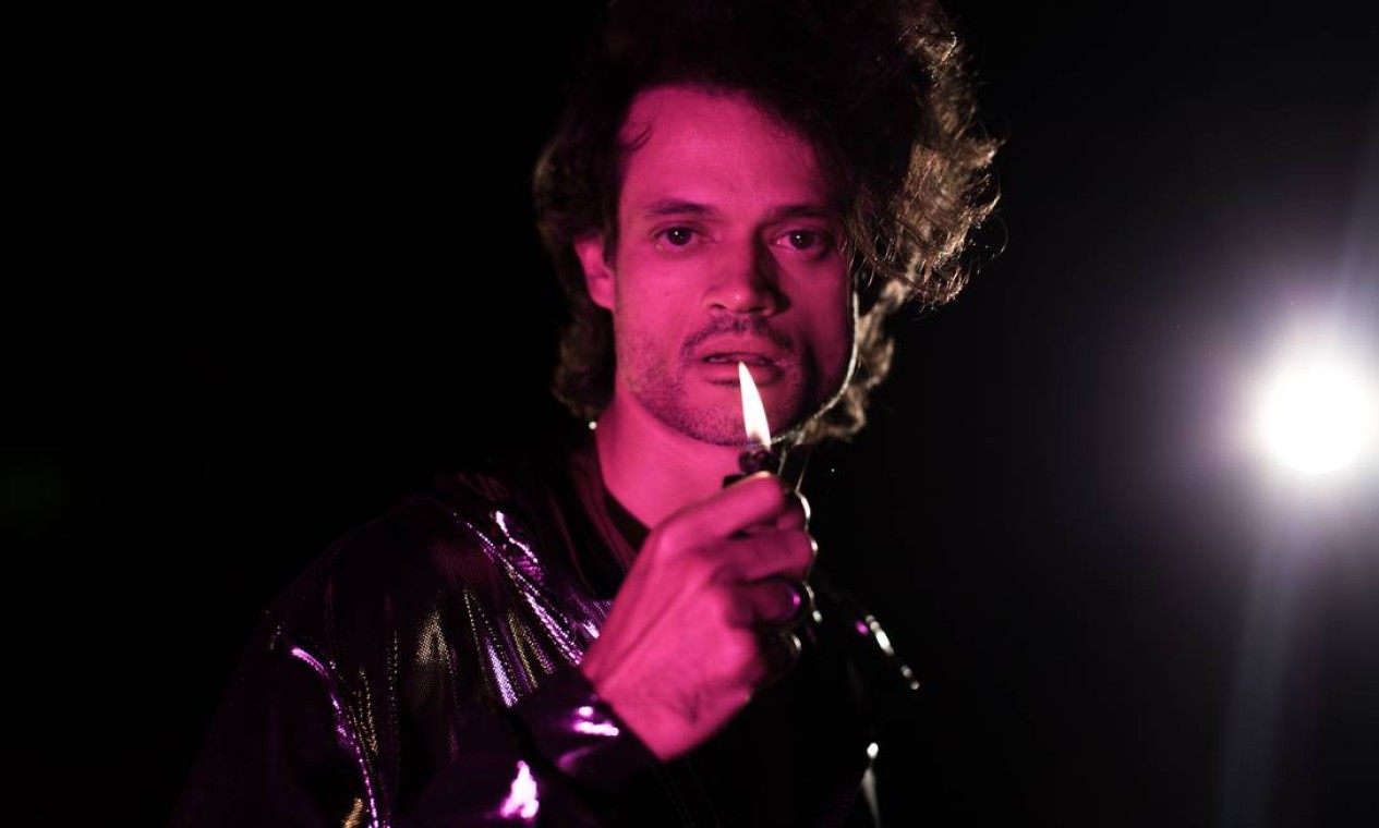 Álamo Facó estreia solo 'Trajetória sexual' - Jornal O Globo