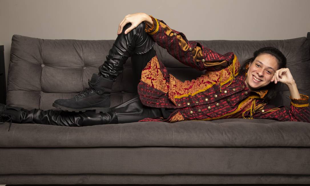 Victor Meyniel estrela a peça 'Um príncipe no divã' - Jornal O Globo